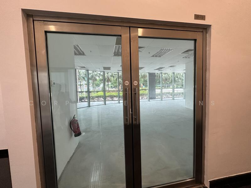 GROUND FLOOR FULL HEIGHT WINDOWS Business Space Main Rd Frontage: Ready ...