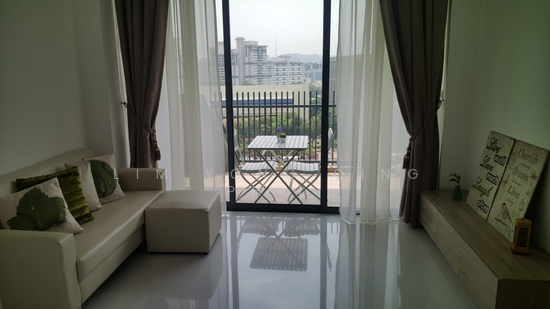 J Gateway, 2 Gateway Drive, 3 Bedrooms, 894 sqft, Condominium For Rent ...