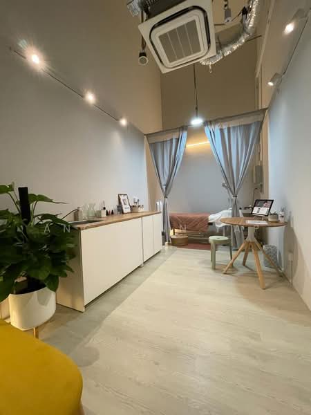 Oxley Tower, 138 Robinson Road, 161 sqft, Office For Rent, by Angelynn ...