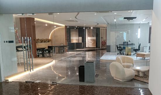 Well renovated businesses space ideal for office cum storage Near ...