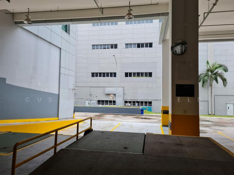 Ground floor direct access to loading bays with 7m high ceiling ...