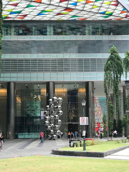 Rare CBD Prime Commercial F&B / Retail Mall with Direct Link to MRT ...