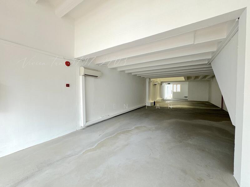 Prime Ground Floor Retail/ F&B Shophouse Near MRT , Duxton Road/ Craig ...