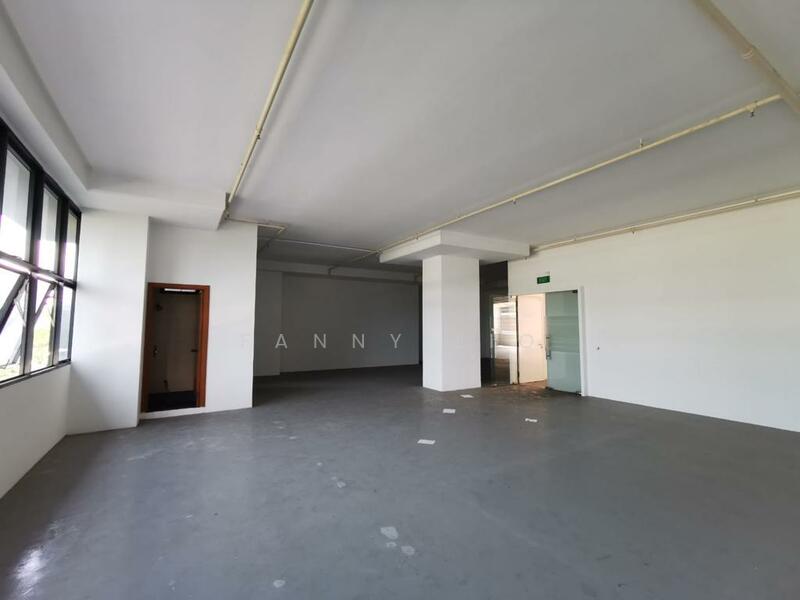 Tradehub 21, 8 Boon Lay Way, 1808 sqft, Light Industrial (B1) For Rent ...