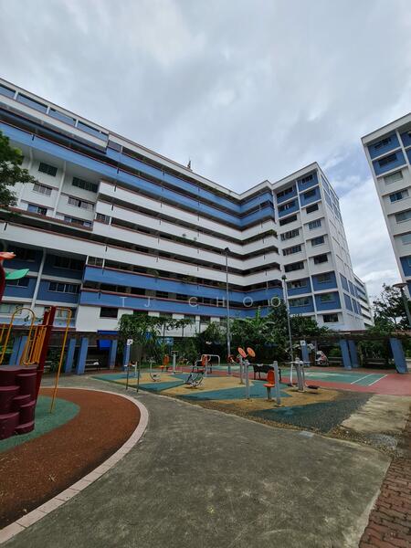 Yishun Central Chong Pang HDB Good Value Shop for Sales, Yishun Avenue ...