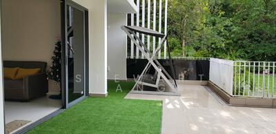 The Lakefront Residences For Sale in Singapore | PropertyGuru Singapore