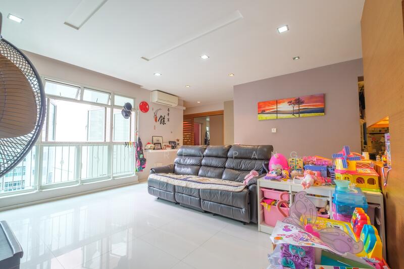 HDB 4 Room Flat For Sale, in Bukit Batok | PropertyGuru Singapore