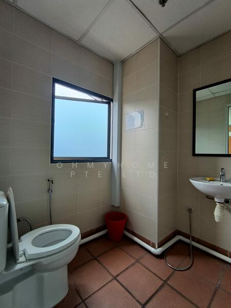 Tradehub 21, 18 Boon Lay Way, 1977 sqft, Light Industrial (B1) For Rent ...