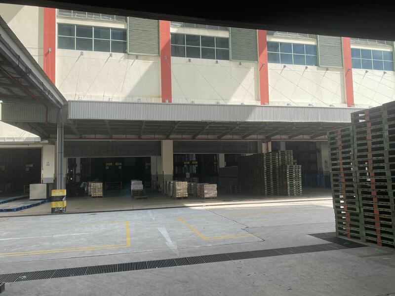 12m food zone warehouse for beverages / seafood & Sfa approve ...