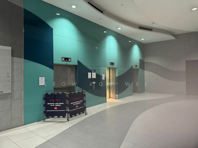 6m fitted office / showroom space with 8 meeting rooms / pantry ...