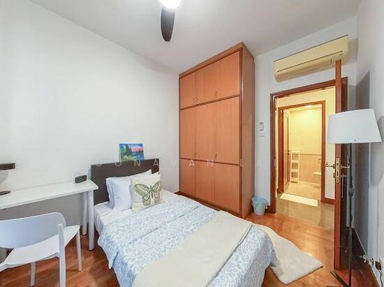 J Gateway, 2 Gateway Drive, Room Rental, 150 sqft, Condominium For Rent ...