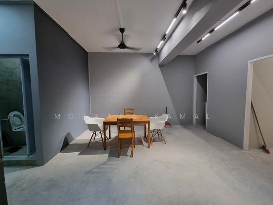 Wing Fong Mansions, 12 Lorong 14 Geylang, 4 Bedrooms, 1227 sqft ...