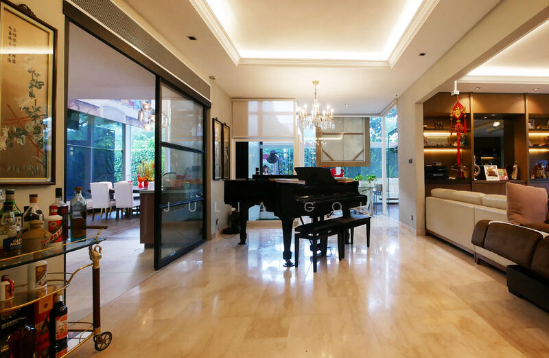 Huge Sunset Way Corner Bungalow. 1km within Nan Hua Primary! Detached ...