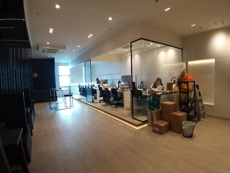 Tradehub 21, 18 Boon Lay Way, 1593 sqft, Light Industrial (B1) For Sale ...