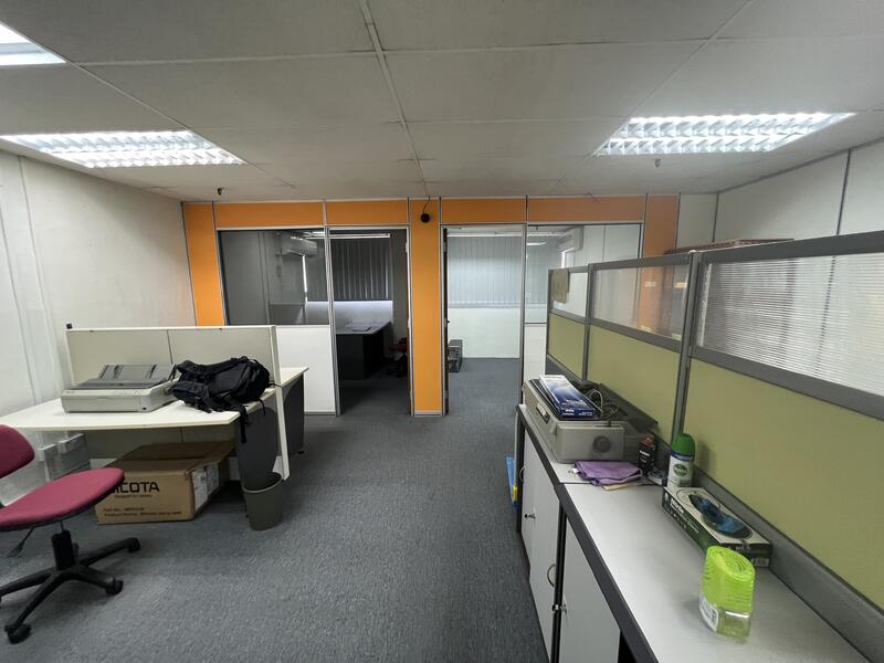 Pines Industrial Building, 240 MacPherson Road, 1300 sqft, Light ...