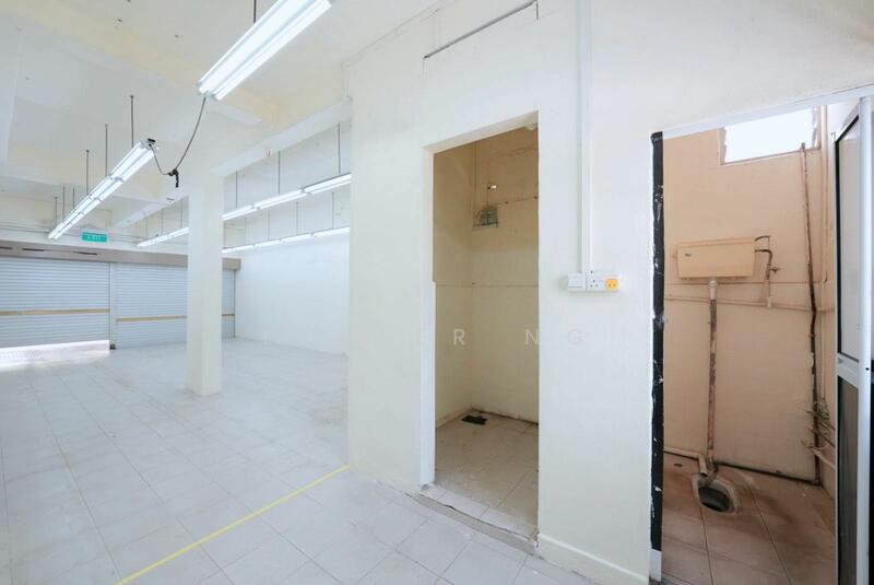 Clementi 2 Level HDB Shophouse/Good Rental Yield, Clementi Avenue 5 ...