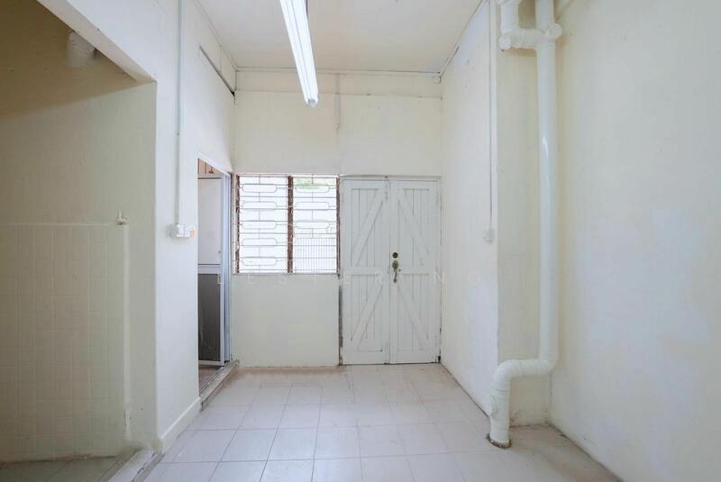 Clementi 2 Level HDB Shophouse/Good Rental Yield, Clementi Avenue 5 ...