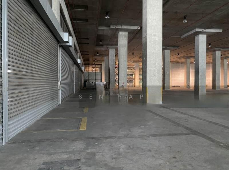 9m Ceiling Height, Direct Loading Bay, Warehouse, Gul Way, Gul Street ...