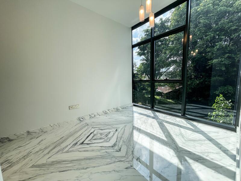 Van Holland for Rent in Singapore