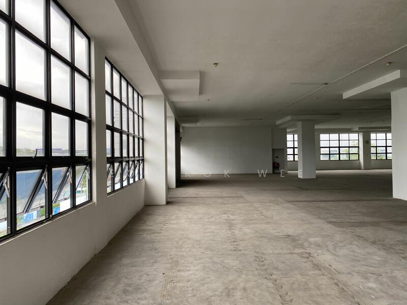 4.5m / 6 loading bays Yishun industrial park warehouse, Yishun, 11,009 ...