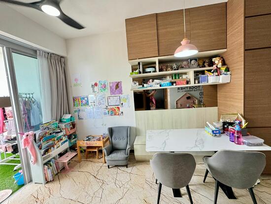 Queens Peak Condominium For Sale at S$ 1,250,000 | PropertyGuru Singapore