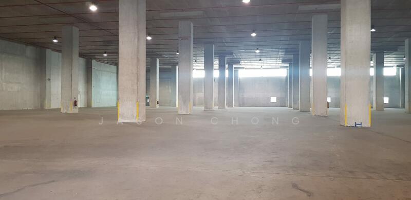 | Ramp up | Warehouse | Gul | 12m ceiling height | Loading Bays | Large ...