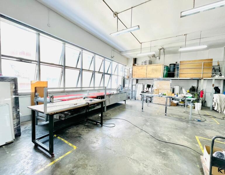 Ground | 6M High Ceiling | Production & Office | 40-Footer Accessible ...