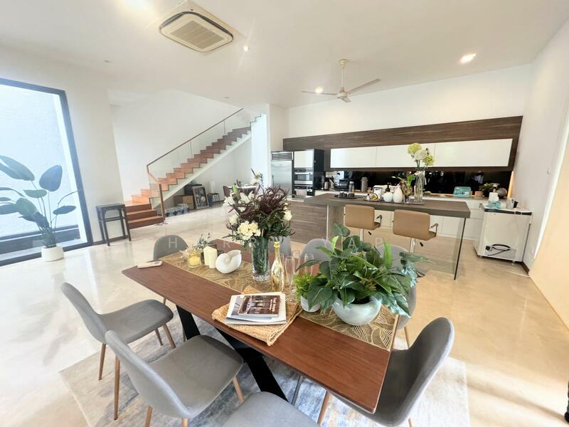 Must Sell! Luxury Living at Thomson Ridge Bungalow House For Sale at S ...