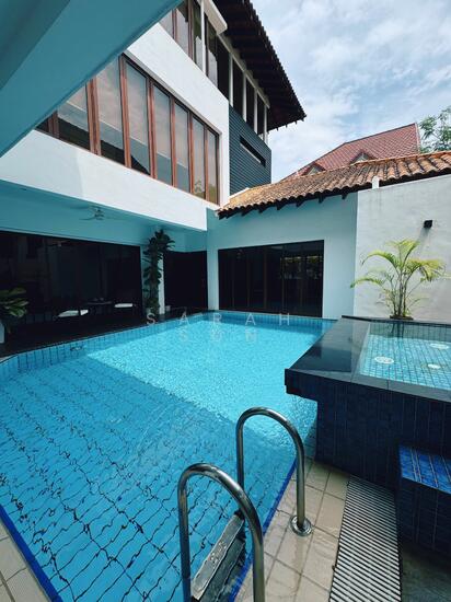 Pinewood Grove Bungalow House For Sale at S$ 5,300,000 | PropertyGuru ...