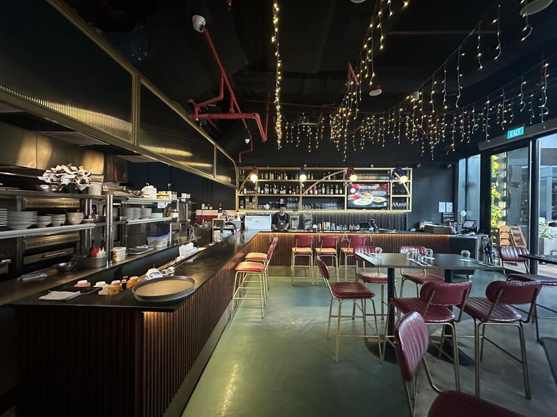 Restaurant with outdoor refreshment area at South Beach for lease ...