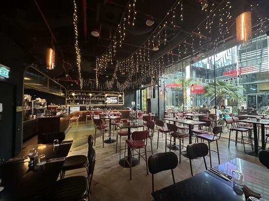 Restaurant with outdoor refreshment area at South Beach for lease ...