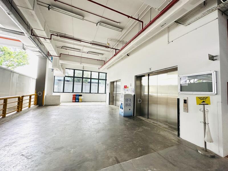 ENTIRE FLOOR BUSINESS 2 SPACE 5 mins walk to MRT. Suits Cleanroom ...