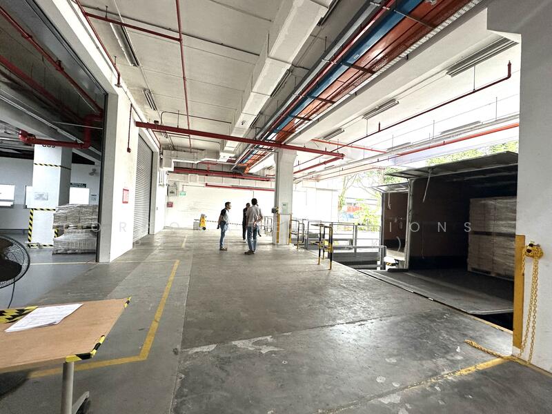 ENTIRE FLOOR BUSINESS 2 SPACE 5 mins walk to MRT. Suits Cleanroom ...