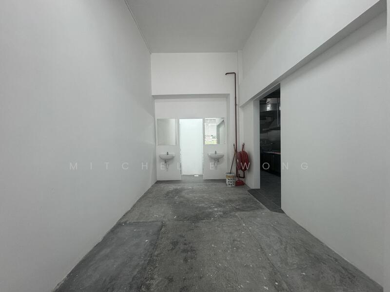Ground floor single storey private shophouse F&B unit for rent, River ...