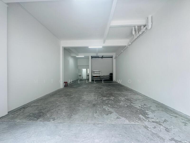 Ground floor single storey private shophouse F&B unit for rent, River ...