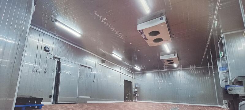 Ground floor Aircon warehouse immediate high ceiling high power docker ...