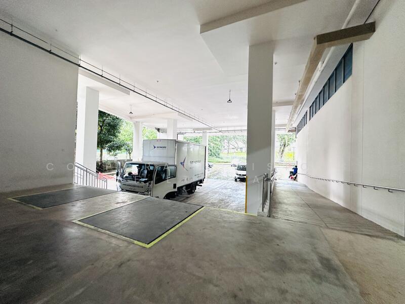 SEMI FITTED BUSINESS SPACE. Exclusive Floorplate Washroom attached ...