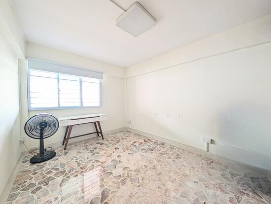 102 Jalan Rajah, 102 Jalan Rajah, Room Rental, 150 sqft, HDB Flat For ...