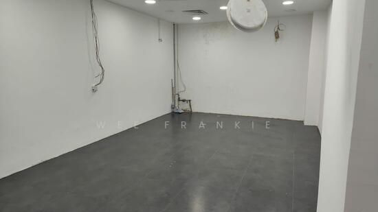 Busy location The Arcade at Raffles Place, Collyer Quay, 345 sqft ...