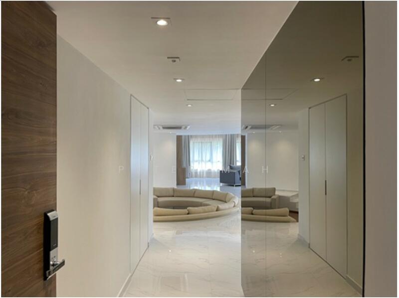 Renovated huge 2637sft 3bedrm poolview Orchard Stevens MRT fire rent ...