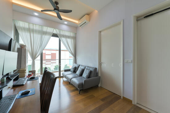 Kingsford Hillview Peak Condominium For Sale at S$ 825,000 ...