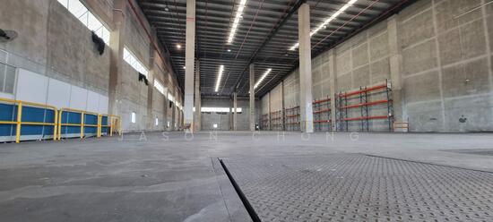 Warehouse, Gul, Ramp up, High ceiling 12m. Loading Bays, Warehouse ...