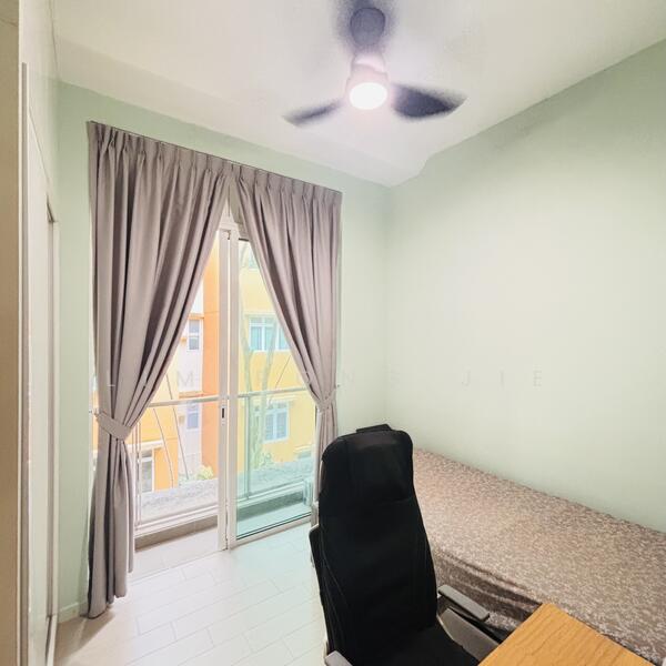 Roots @ Transit Apartment For Sale at S$ 950,000 | PropertyGuru Singapore