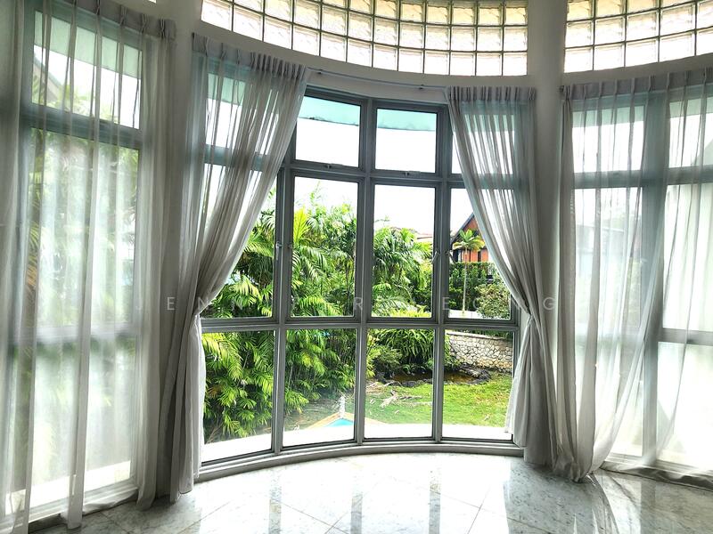 Exclusive Family Home with Big Pool, Walk to MRT, Chiltern Drive, 6 ...