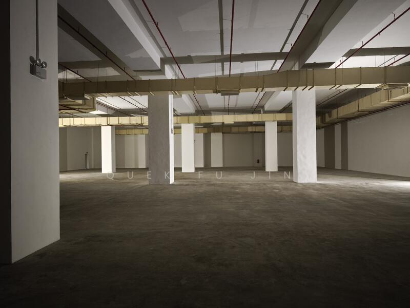 Spacious Light Industrial Units in the North with High Ceiling ...