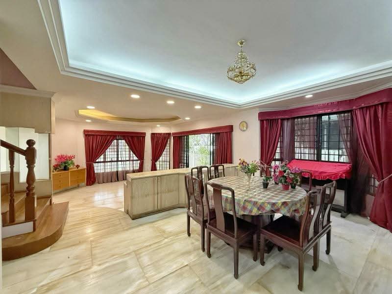 NEAR PARK! NEW LIST! MUST SELL! SEMI-D NEAR MRT! @ WITHIN 2KM TO HENRY ...