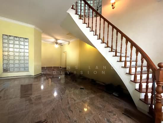 Spacious 3 Sty Terrace with Charming Skylight and Dual Balconies Attic ...