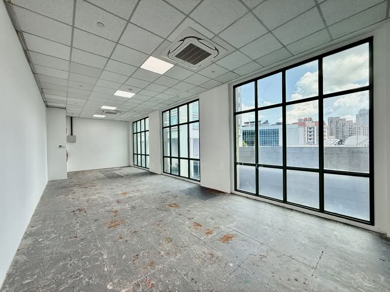 ☎️High Ceiling Office/Aesthetic Clinic/Commercial School Space ...