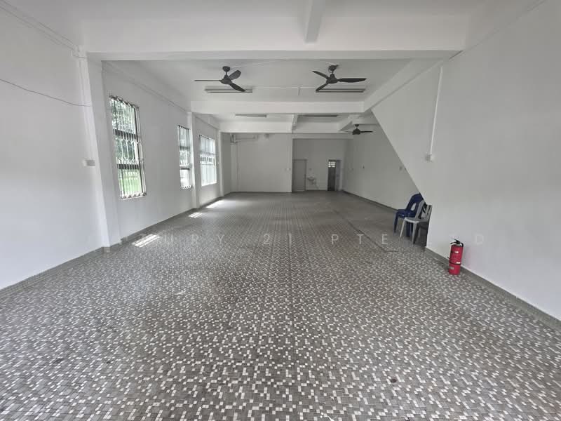 MAIN UPPER THOMSON ROAD PRIME SHOP, FANTASTIC WIDE SHOP FRONT WITH ...