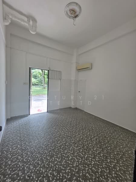 MAIN UPPER THOMSON ROAD PRIME SHOP, FANTASTIC WIDE SHOP FRONT WITH ...